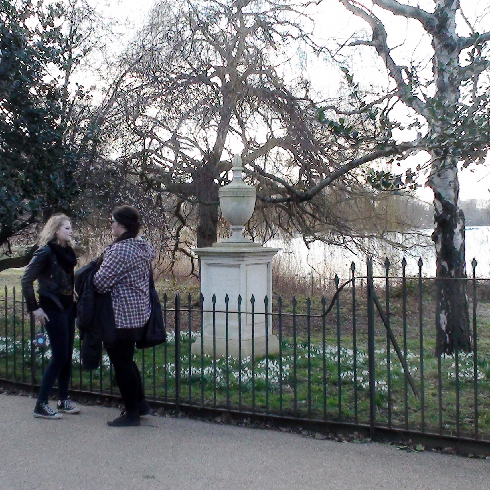 Queen Caroline Memorial London Remembers Aiming To Capture All