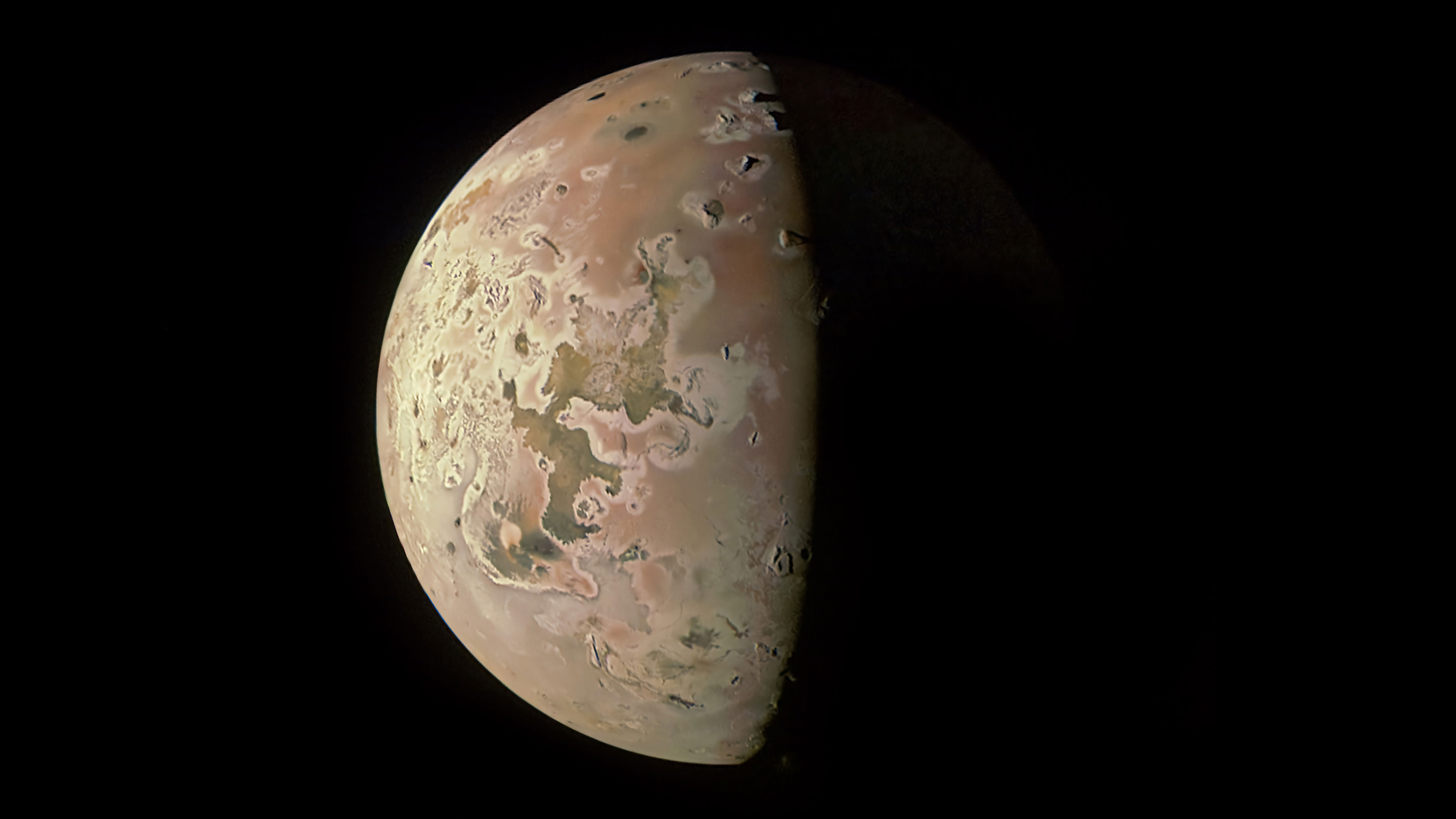 Nasas Juno To Get Close Look At Jupiters Volcanic Moon Io On Dec 30