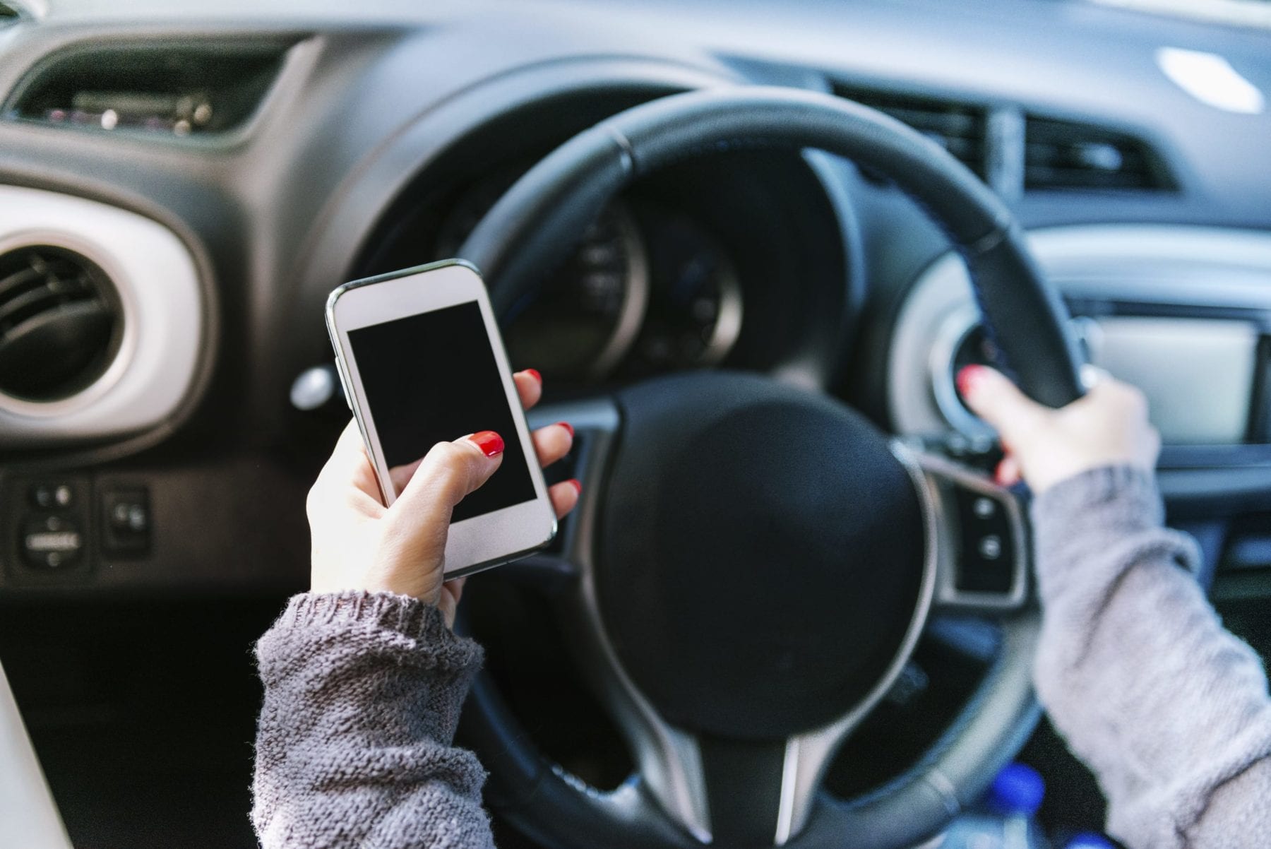 5 Simple Ways To Avoid Distracted Driving The University Of Vermont