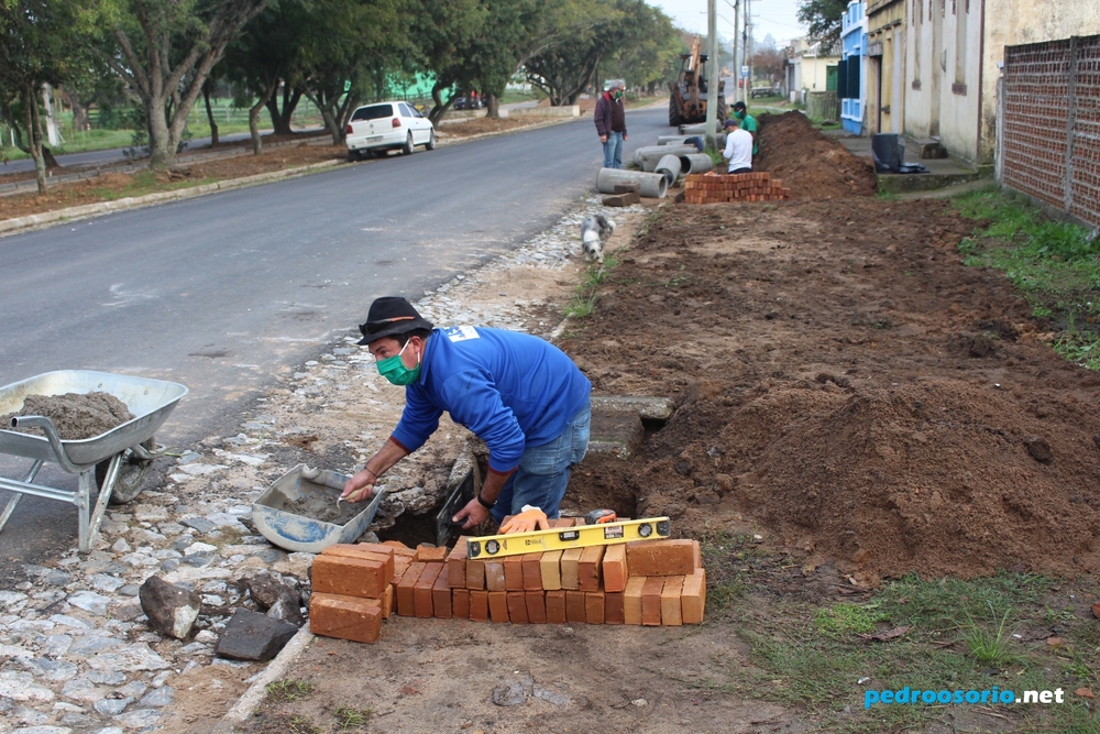 Secretaria De Serviços Urbanos Coloca Nova Tubulação