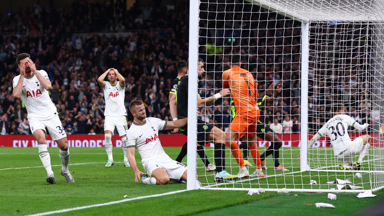 Tottenham 1 1 Sporting Lisbon Kane Denied Last Gasp Winner By Var As