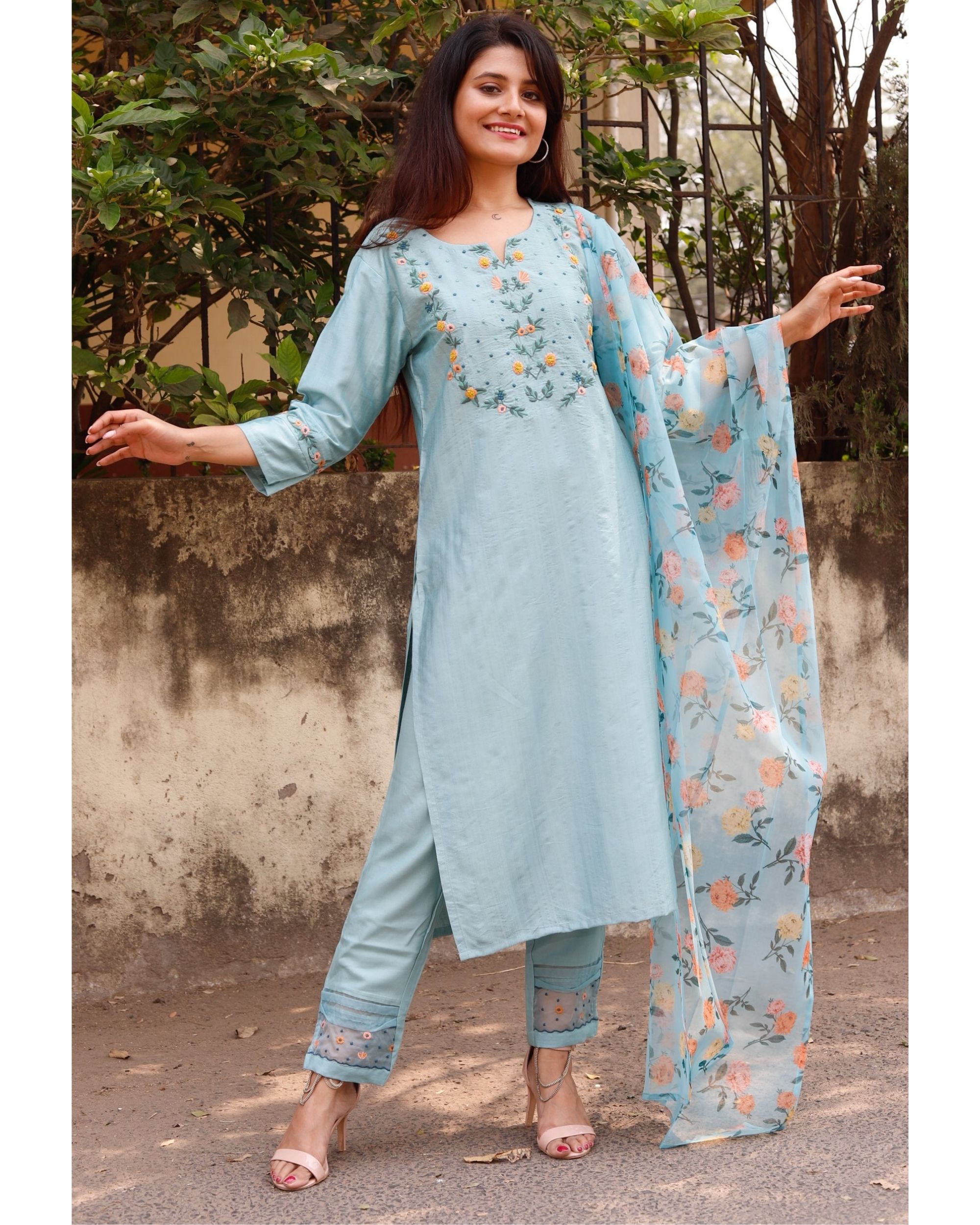 Teal Blue Embroidered Kurta With Pants And Organza Dupatta Set Of