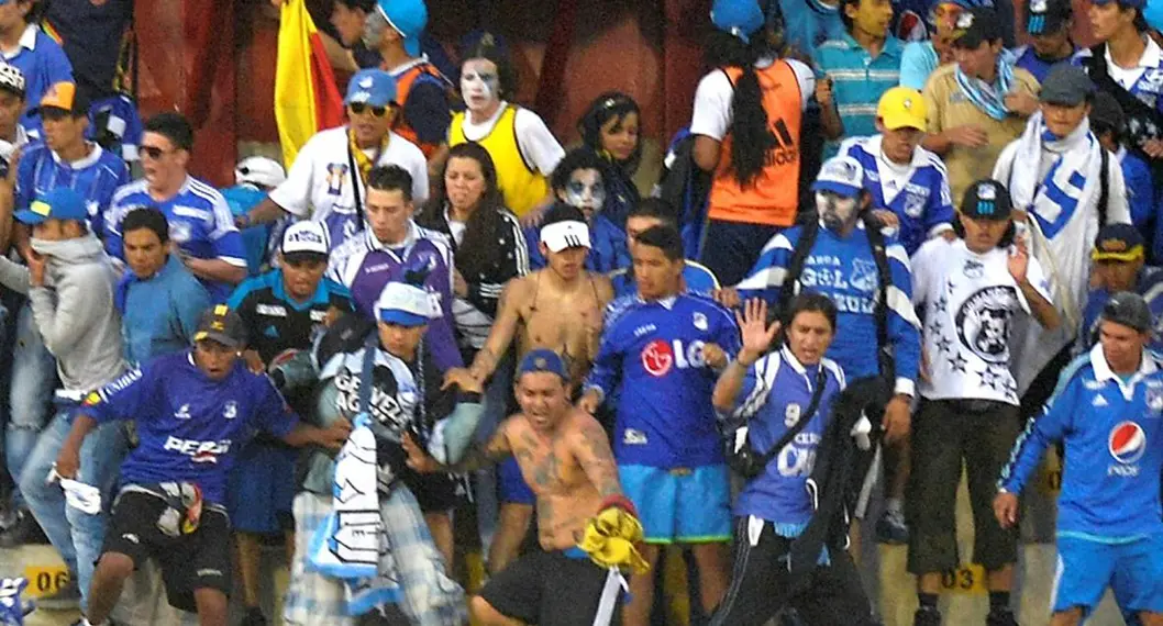 Pelea De Hinchas De Millonarios Vs Deportes Tolima Violencia En Liga