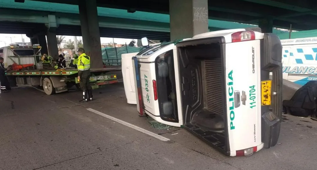 Enorme Trancón En La Autopista Norte Por Volcamiento De Patrulla De Policía