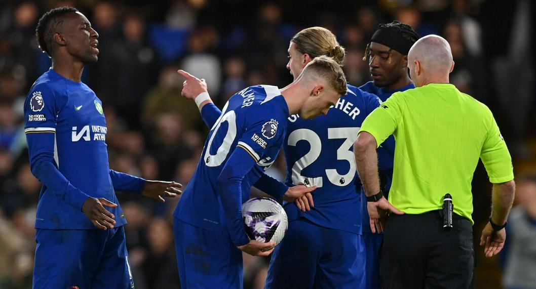 Jugadores Del Chelsea Cole Palmer Y Madueke Pelean Por Penalti Vs Everton