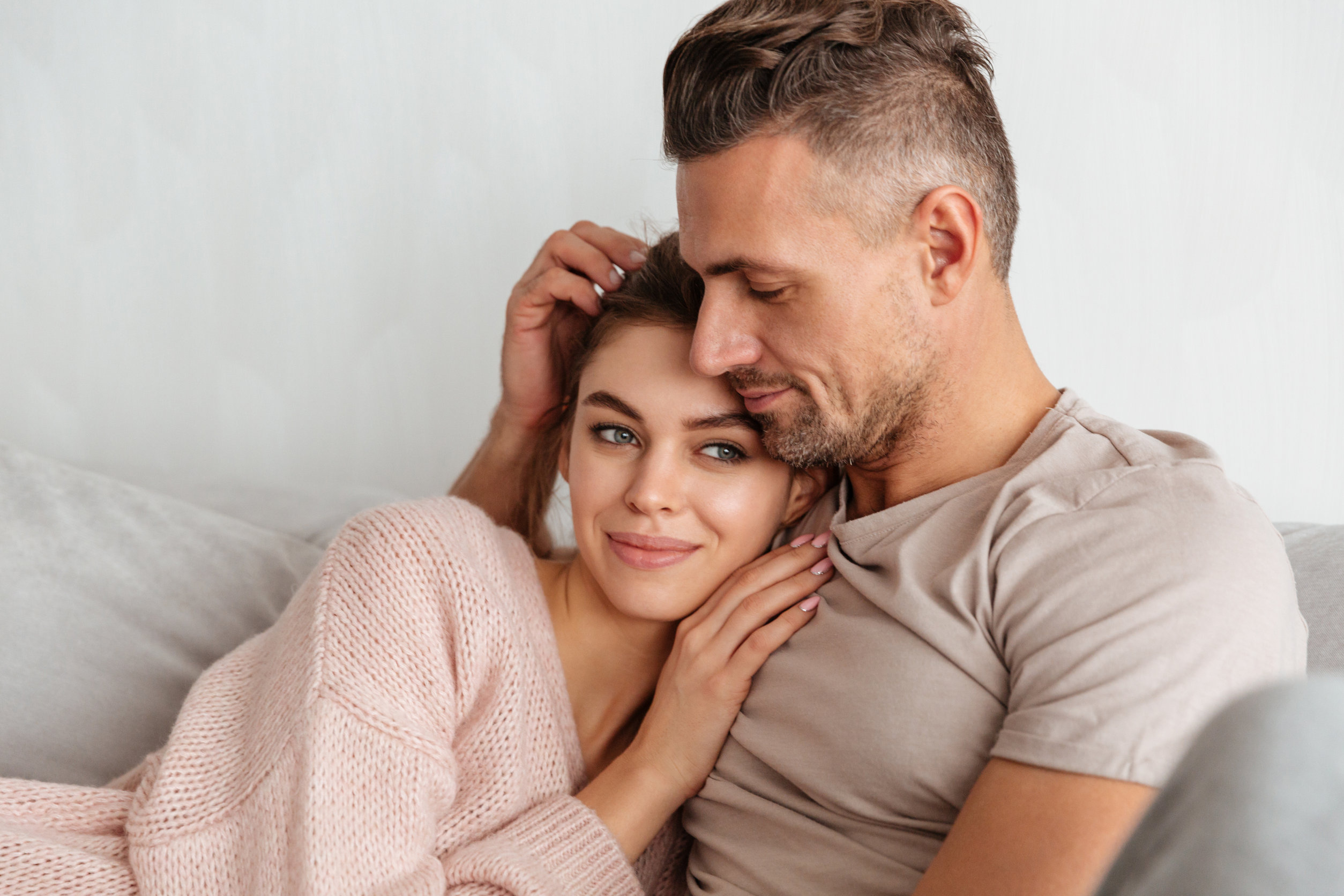 8 Ways To Show Love Using The Physical Touch Love Language True You