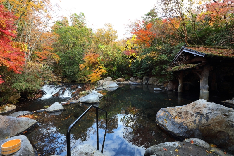 秋旅行におすすめの国内温泉地13選の写真