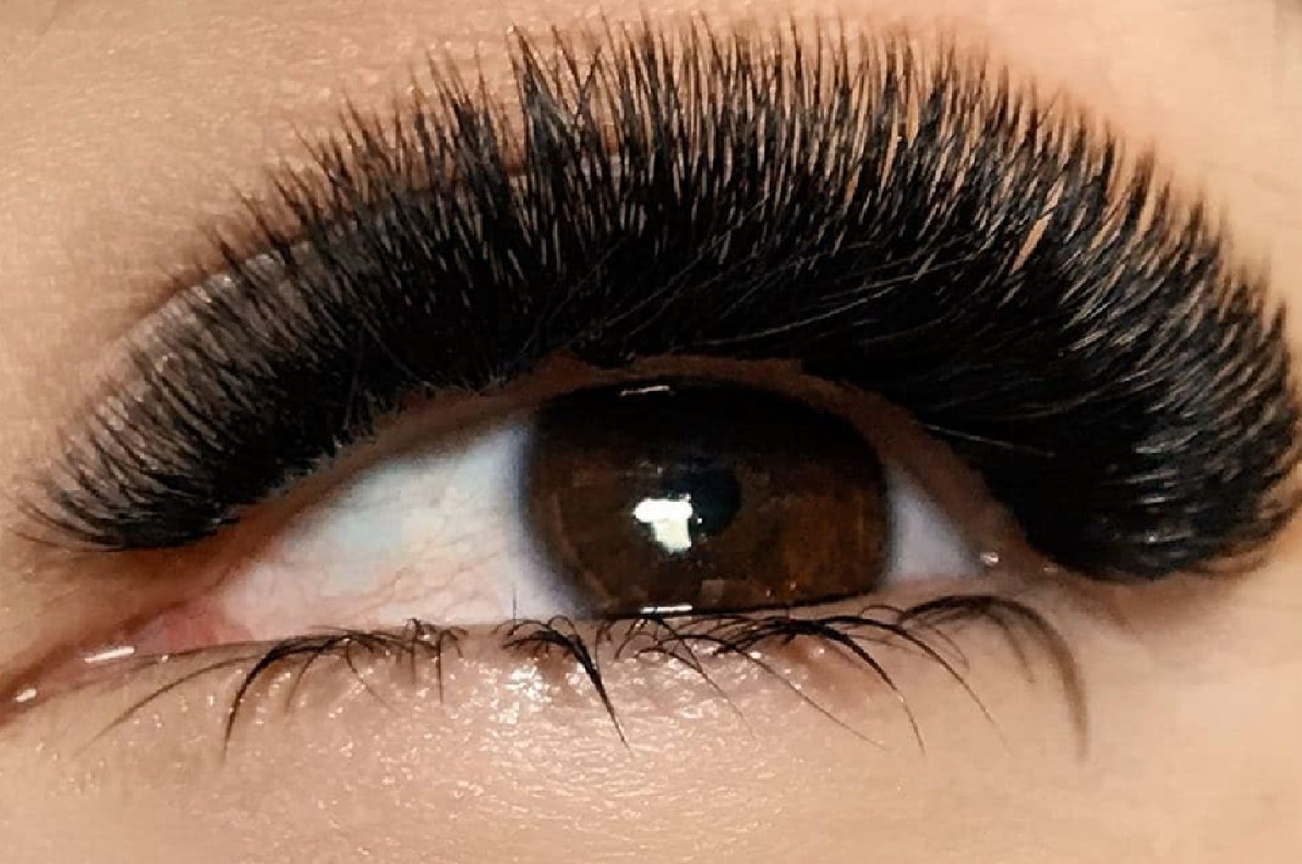 Million Lashes Stylizacja Rzęspaznokcihenna Bezrzecze Zarezerwuj