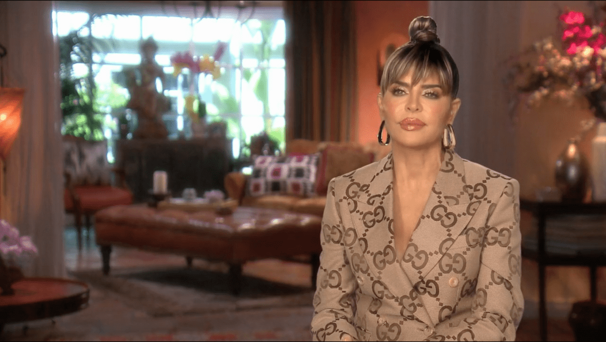 Kendall Jenner Is Not Your Friend Rhobh Fans Troll Lisa Rinna For