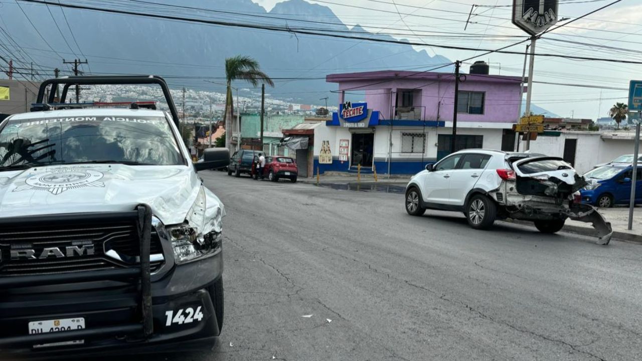 Patrulla Se Pasa Alto Choca Y Lesiona A Menor Y A Hombre