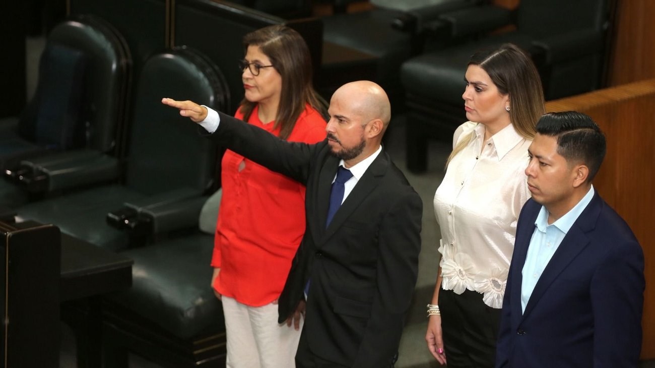 Toma Protesta Jorge Obed Murga Suplente De Jesús Gómez