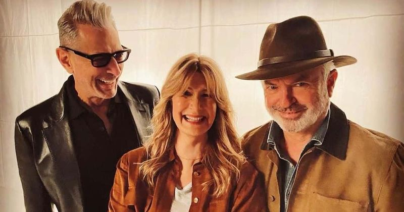 Laura Dern Jeff Goldblum Sam Neill Discuss Their Jurassic World