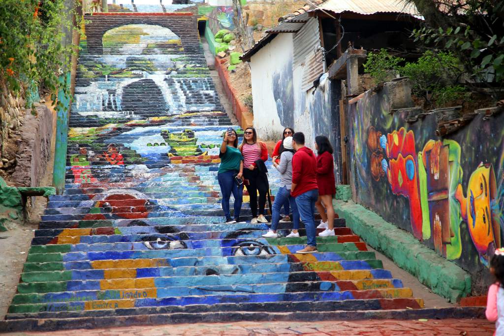 Cantarranas Un Pueblo Lleno De Color Para Disfrutar En La Semana