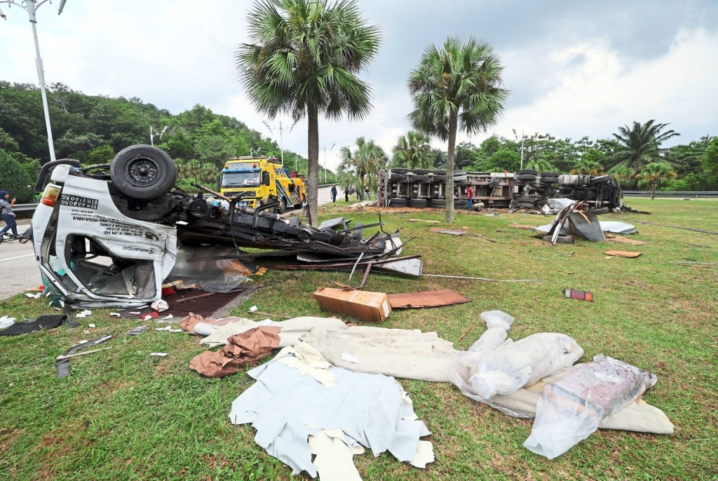 Putrajaya Fatal Crash Lorry Driver Charged With Reckless Driving Carsifu