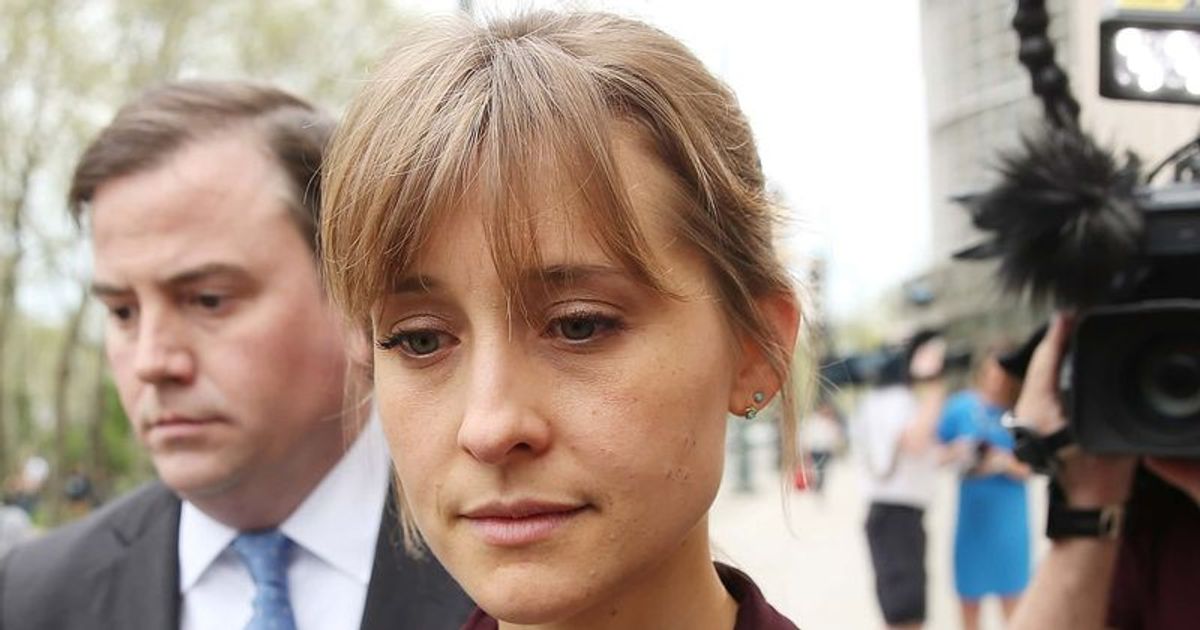 Nxivm Trial Allison Mack Gets 3 Years In Prison Internet Calls It