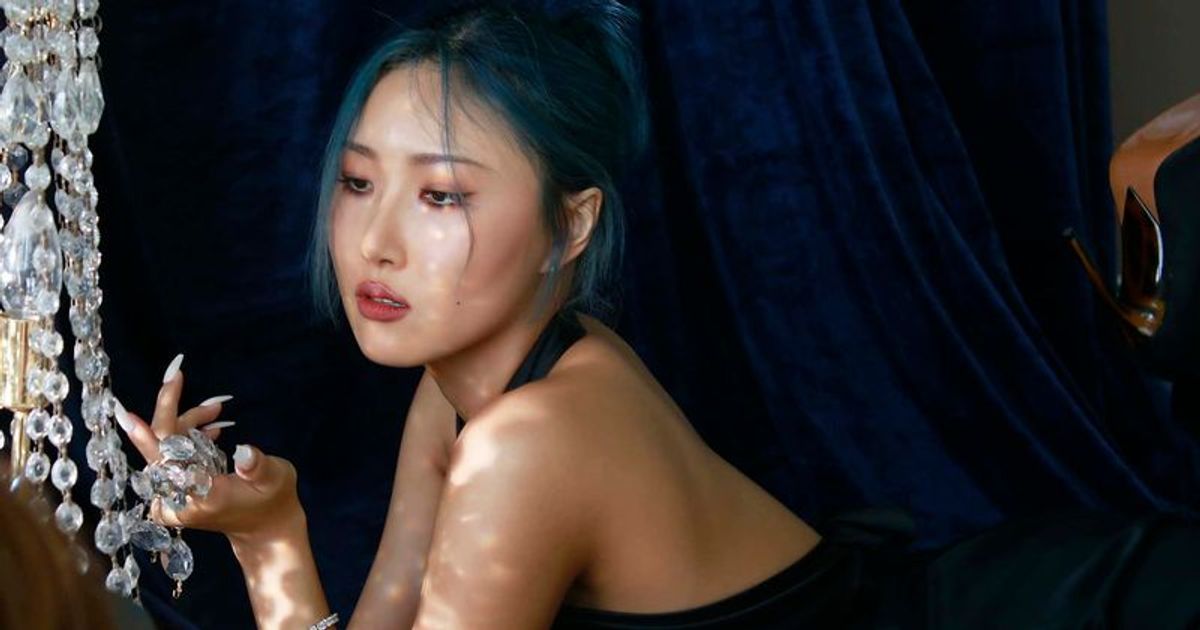 Mamamoos Hwasa Announces Solo Project Fans Wonder If Its Her First