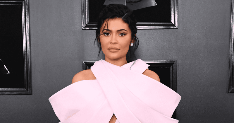 Kylie Jenners Fans Think She Got Plastic Surgery Done After Spotting A