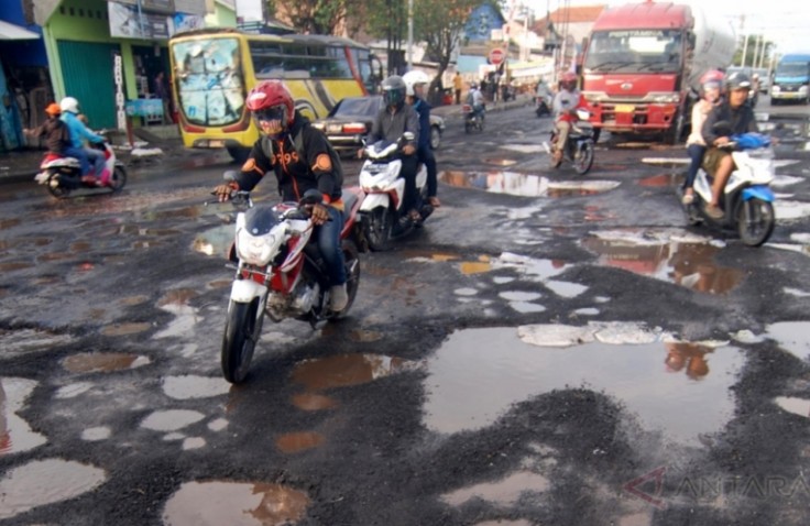 Komponen Ini Rawan Rusak Jika Motor Sering Hantam Lubang Di Jalan