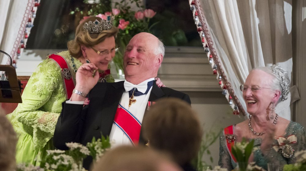 Her Avslører Dronning Sonja Hva Hun Gir I Bursdagsgave Til Kong Harald