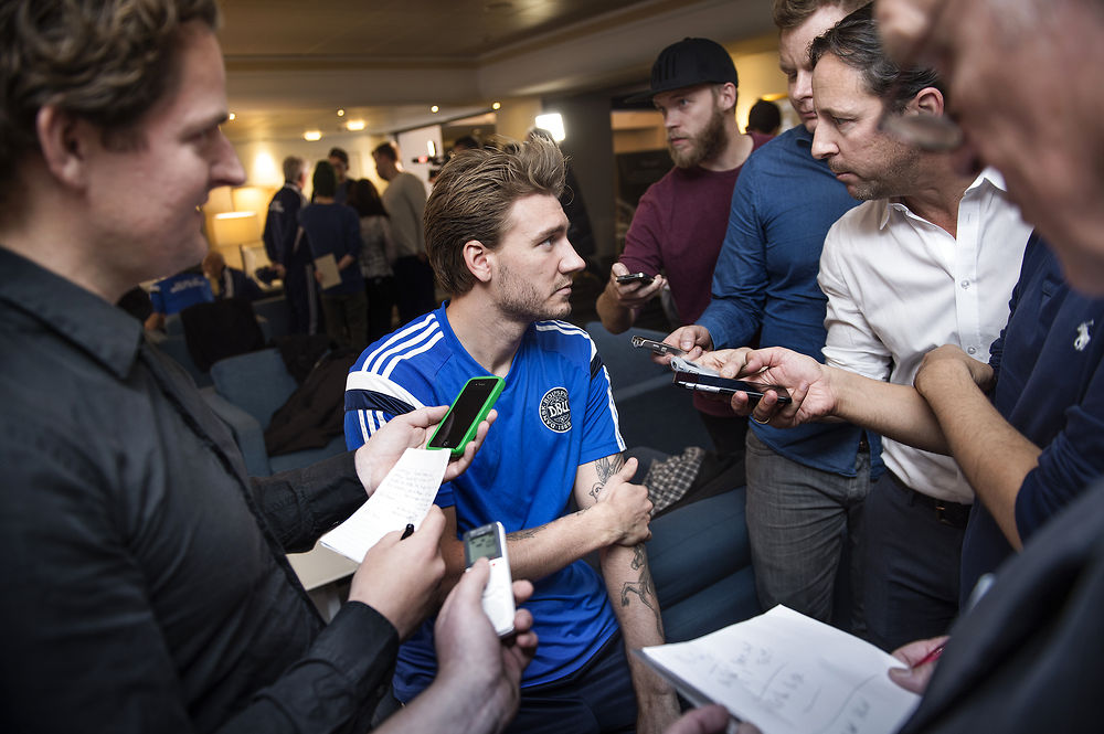 Bendtner Jeg Er Småsyg Men Det Går Nok Sport Sndk Sjællandske