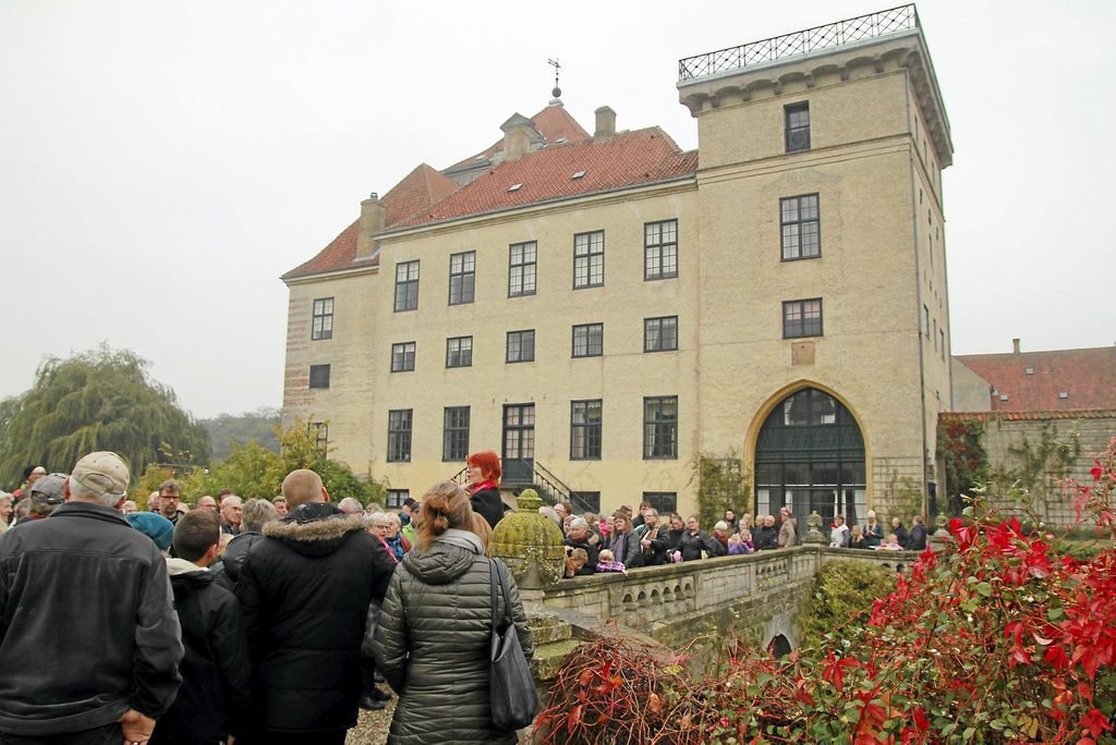 Se Billeder Spøgelsesjagt På Gjorslev Slot Sjællandske Nyheder