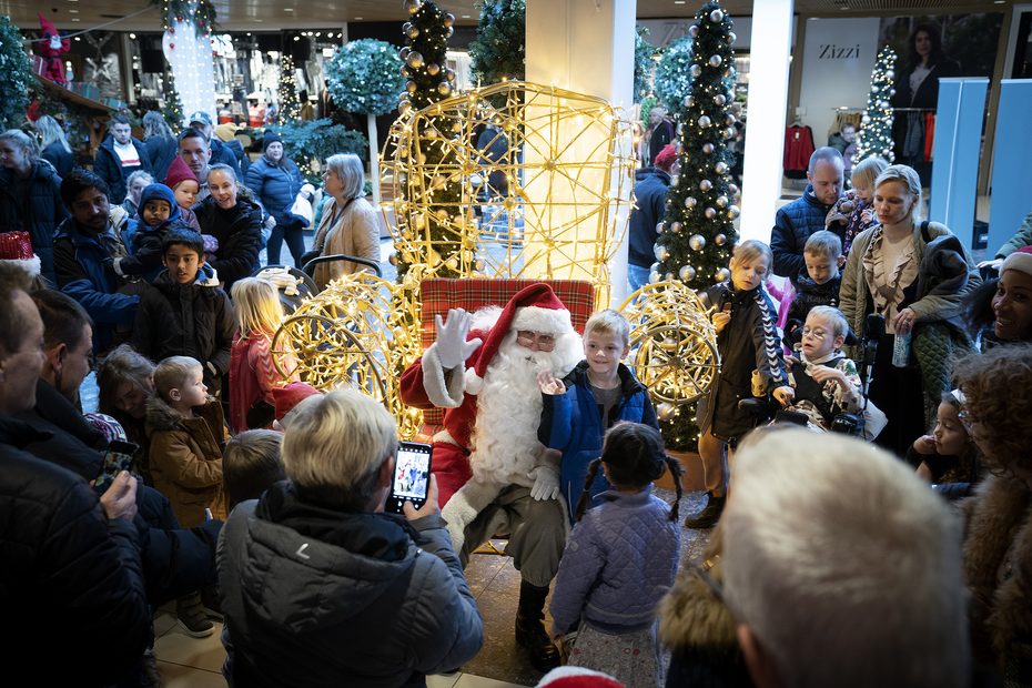 Se Billederne Børn Hjalp Til Med At Vække Julemanden Jul