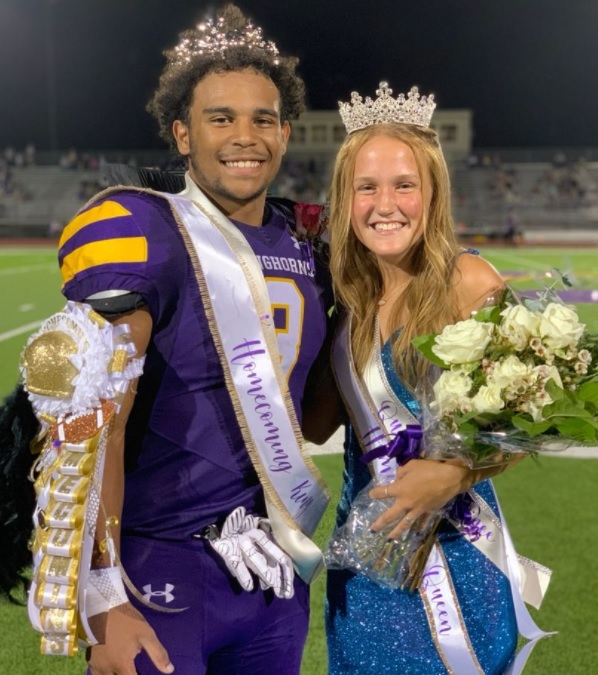 Early High School Crowns Homecoming King And Queen