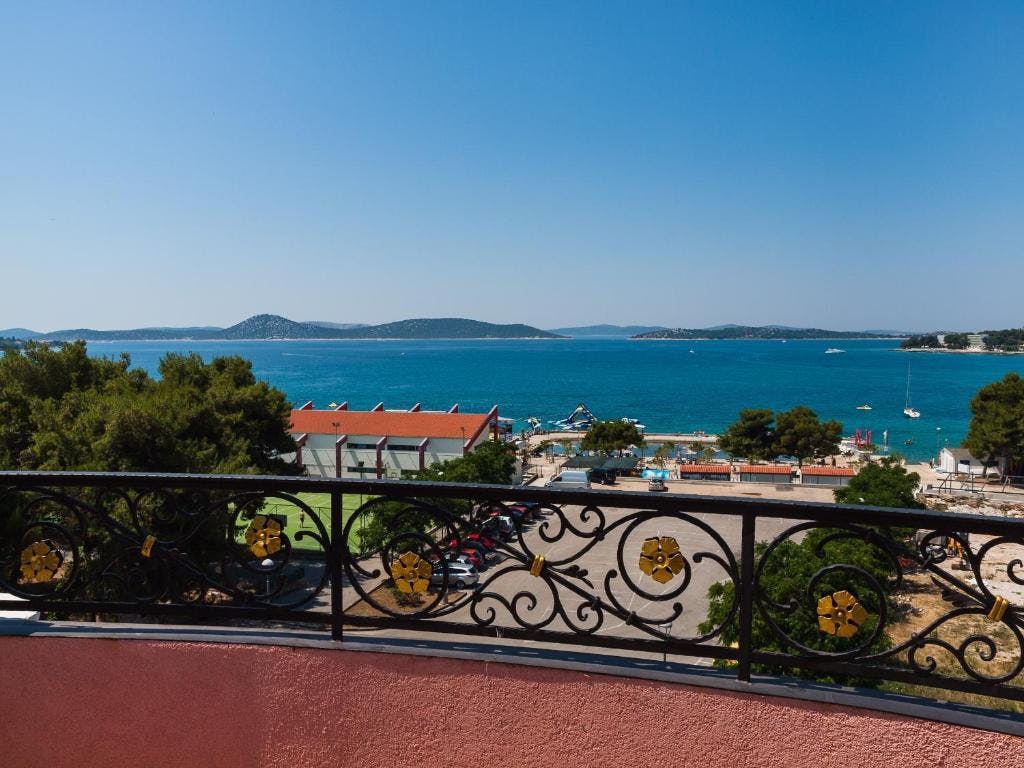 Hotel Miramare Vodice Porodični Odmor U Dalmaciji Megabon