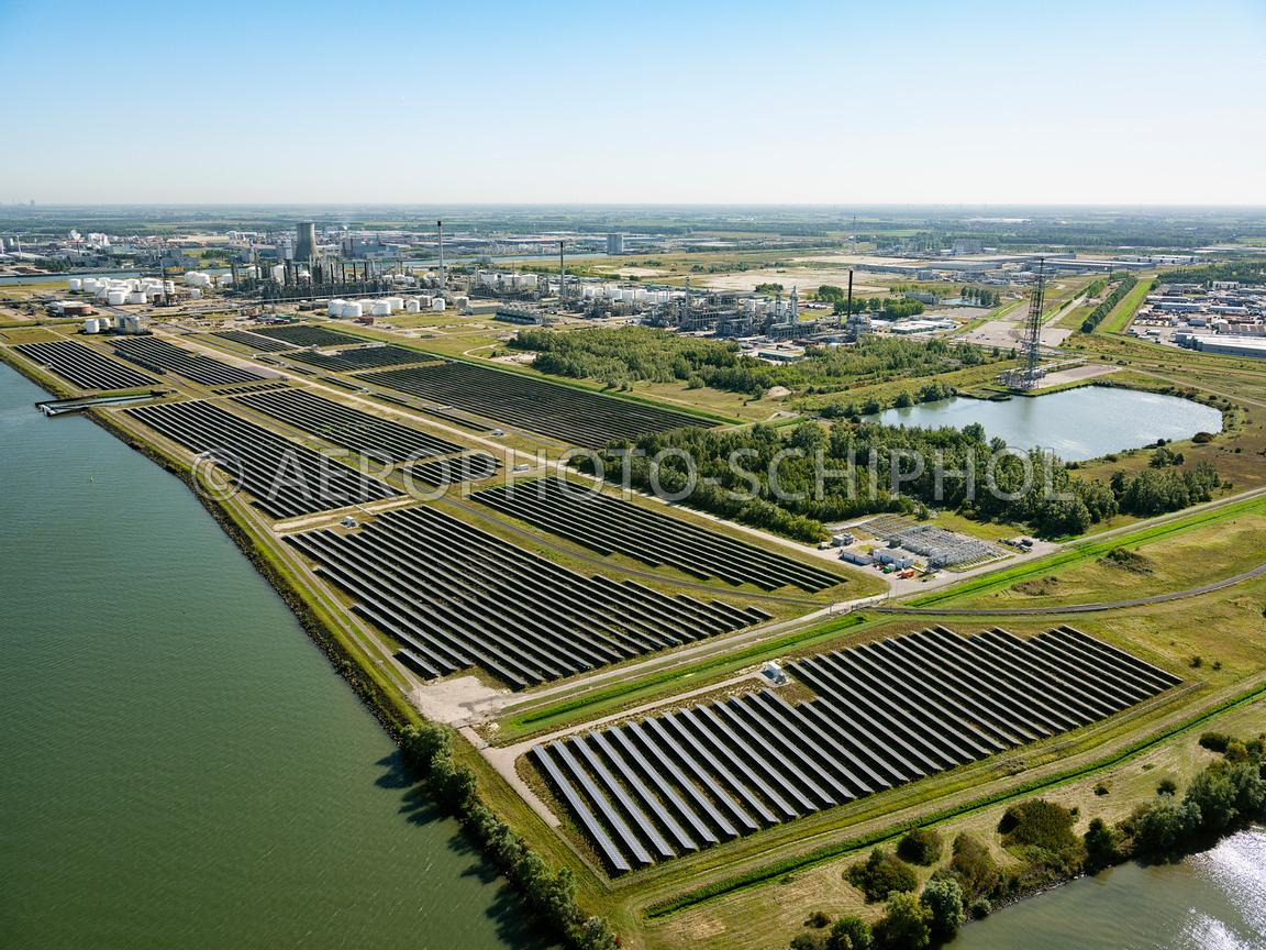 Aerophotostock Shell Moerdijk Luchtfoto Zonnepanelen Van Shell Moerdijk