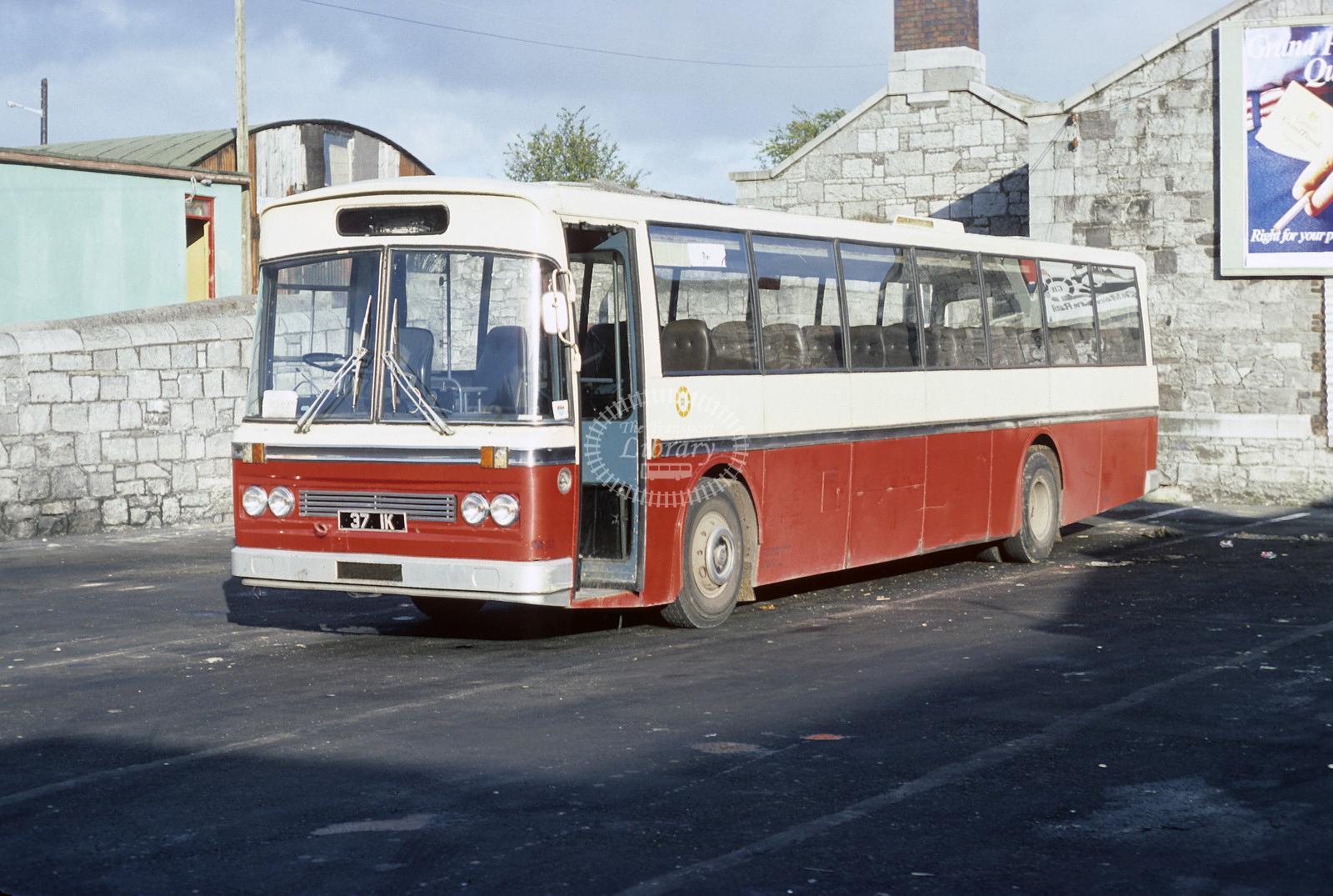 The Transport Library Cie Leyland Psu5 M 37 37ik In 1977 Apr 77