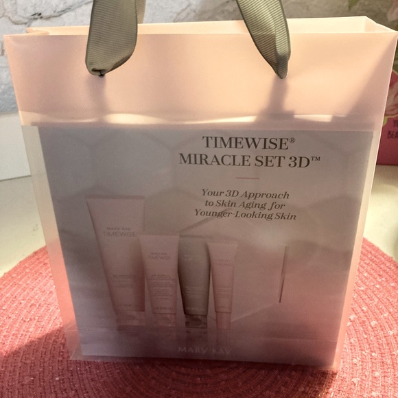 Mary Kay Skincare Mary Kay Timewise Miracle Set 3d For