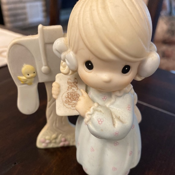 Enesco Accents Vintage Precious Moments Sharing The Good News