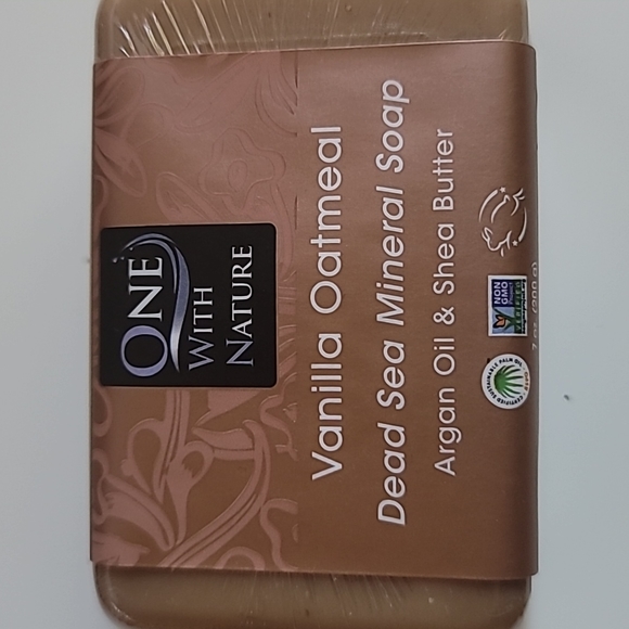 One With Nature Bath And Body Vanilla Oatmeal Sheaargan Soap 7 Oz