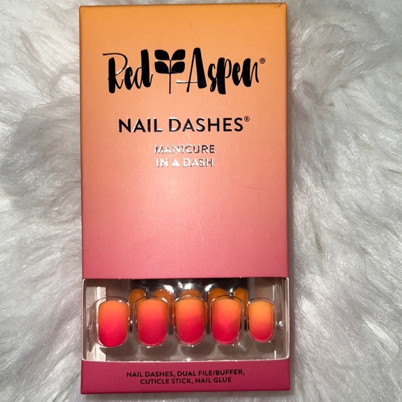 Red Aspen Makeup Red Aspen Malibu Bound Mallory Ombre Nail Dashes