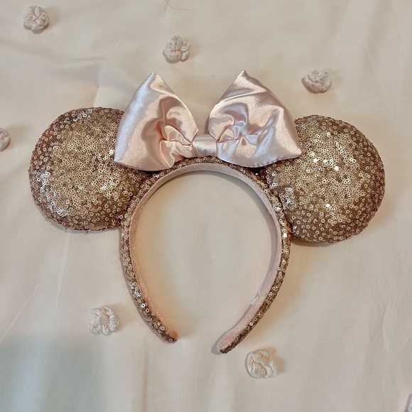 Disney Accessories Disney Rose Gold Sequin Minnie Mouse Ears Euc