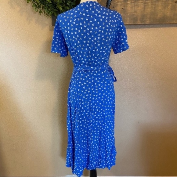 Lulus Dresses Nwot Lulus Maretta Blue And White Floral Print Wrap