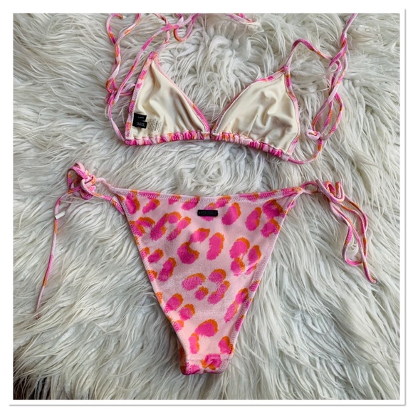 Triangl Swimwear Swim Triangl Vinca Pearl Velvet String Bikini