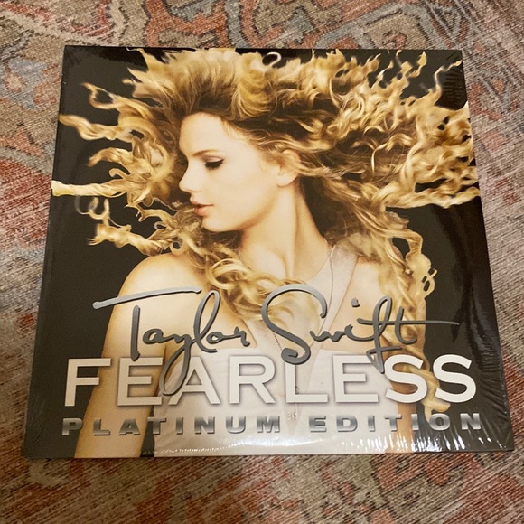 Taylor Swift Accessories Taylor Swift Fearless Platinum Edition