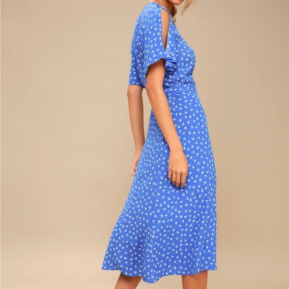 Lulus Dresses Maretta Blue And White Floral Print Wrap Midi Dress