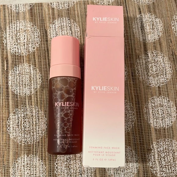 Kylie Cosmetics Skincare New In Box Kylie Skin Kylie Cosmetics