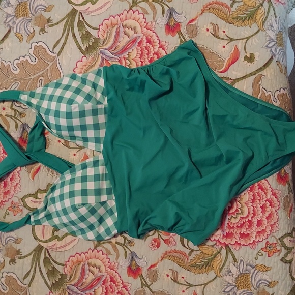 Cupshe Swim Nwt Cup She Green One Piece Swim Suit Poshmark