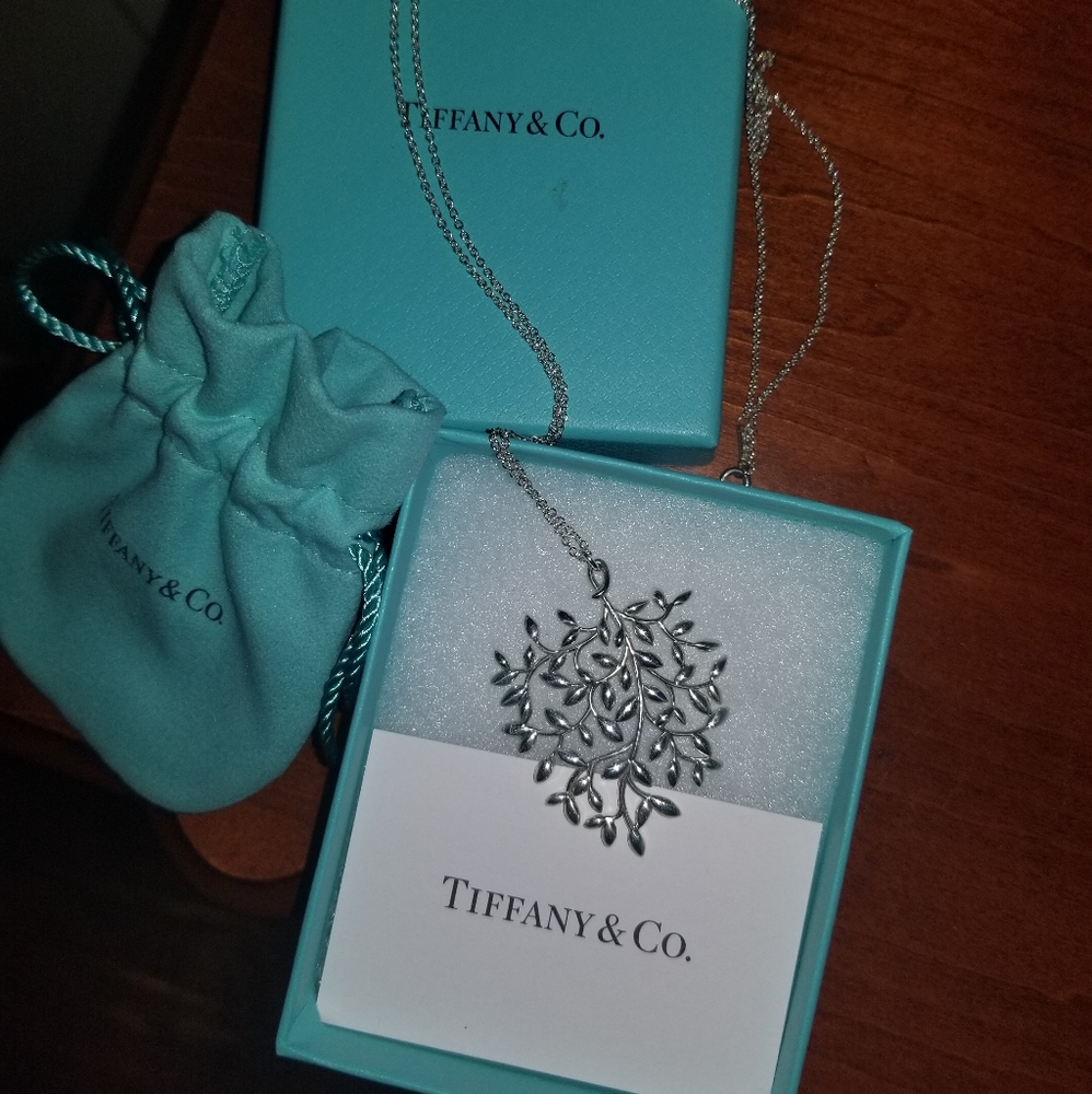 Tiffany And Co Olive Leaf Pendant Gem