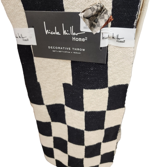 Nicole Miller Bedding Nicole Miller Checkered Throw Blanket 5 X 60