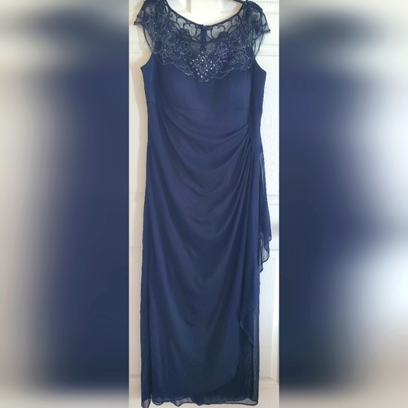 Xscape Dresses Xscape Beaded Neck Ruched Cap Sleeve Gown Size 8 W