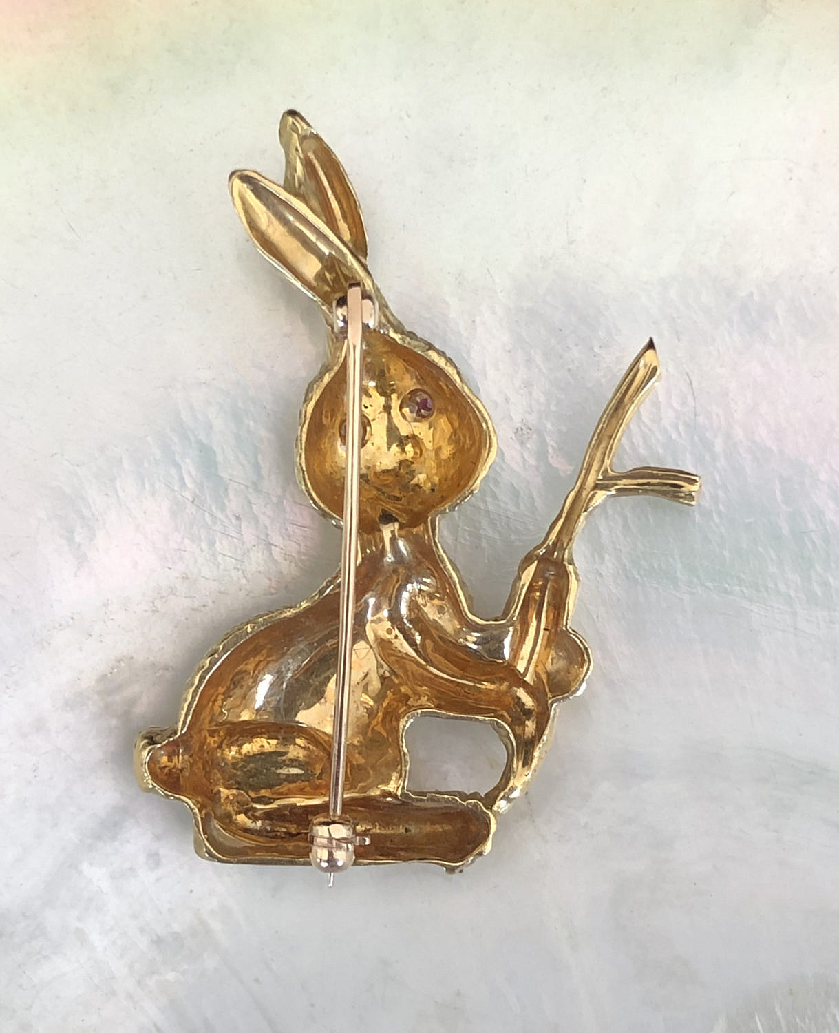 18k Yellow Gold Bunny Rabbit Brooch With Ruby Eyes 18k Yellow Gold