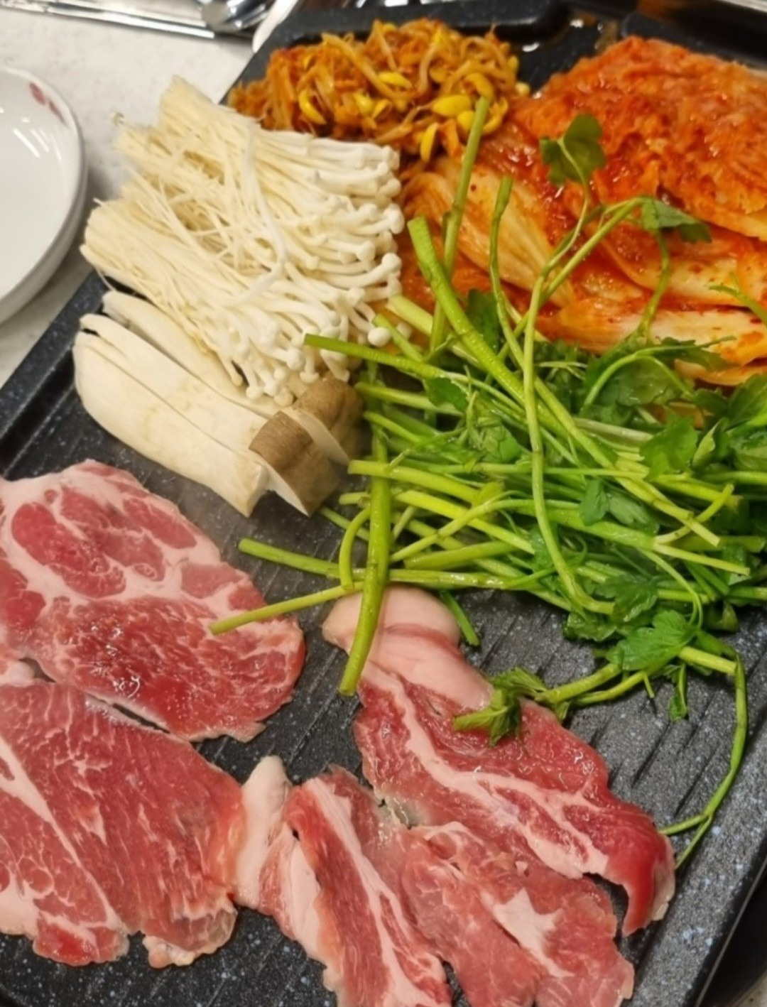 신림역 햄폭탄부대찌개 묵은지삼겹살 맛집 경아식당 입니다 서울특별시 관악구 신림동 비즈프로필