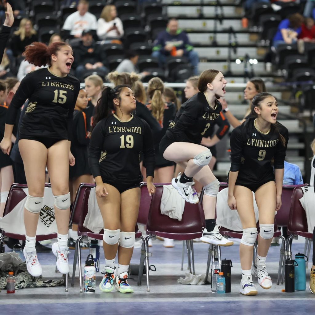 Prep Volleyball State Tournament Lynnwood Keeps Trophy Hopes Alive