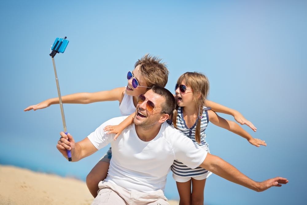 Kamu Penggila Selfie Ini 30 Rekomendasi Tongsis Yang Bisa Bikin Hasil