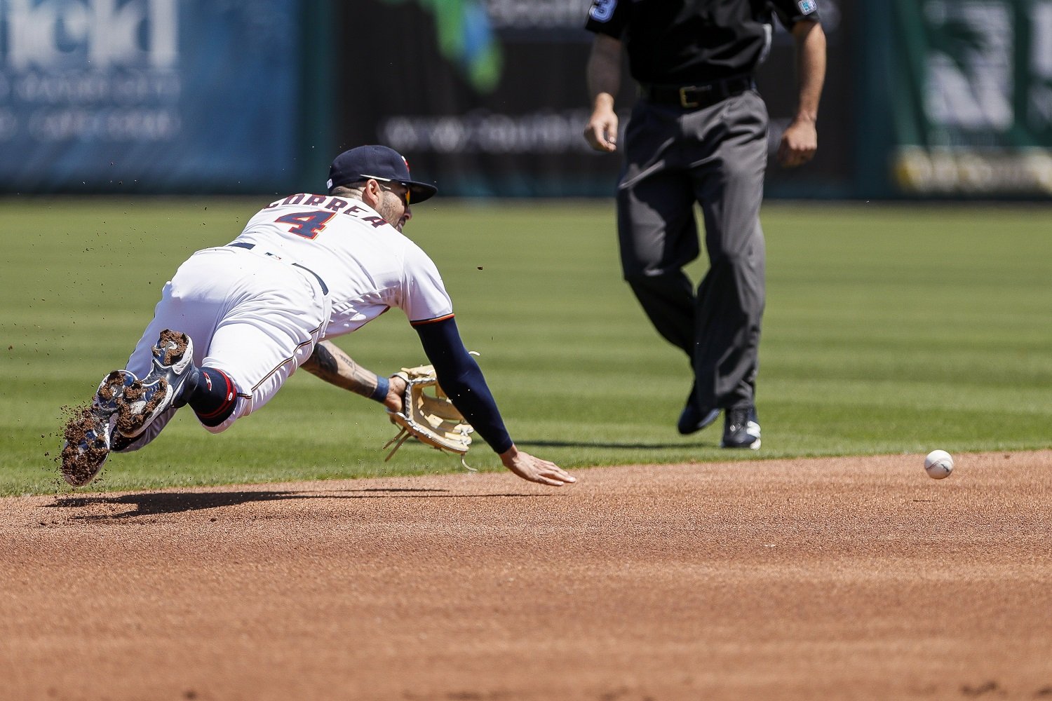 Correa Makes Strong First Impression In His Twins Spring Debut Twins