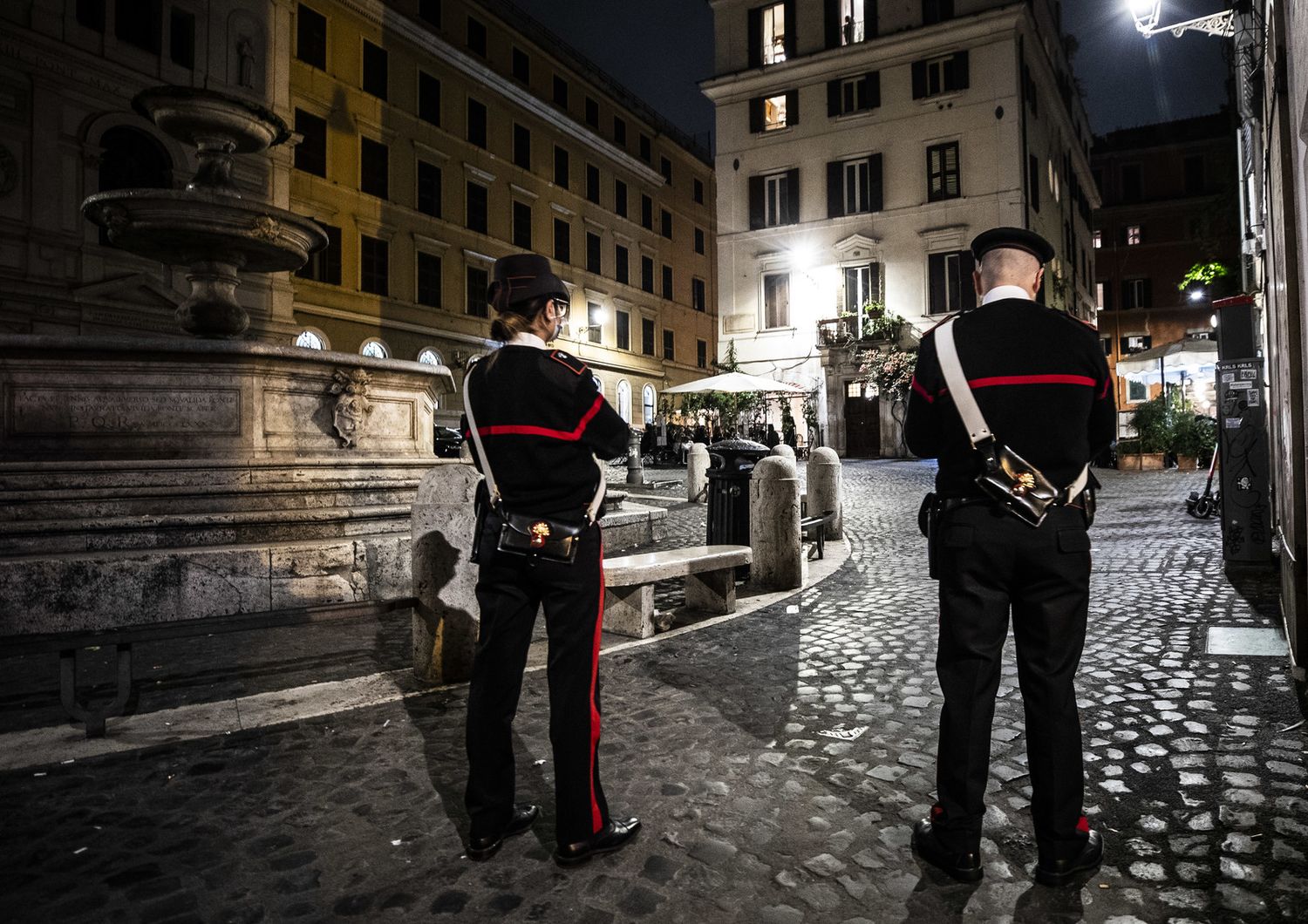 Il Coprifuoco Scatterà Alle 22 Lo Prevede La Bozza Del Dpcm